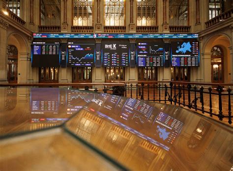 El Ibex Cierra A La Baja 041 Y Pierde Los 9300 Puntos En La