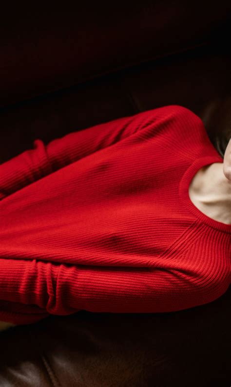 Download Wallpaper Look Girl Pose Sweater Nastya Maksim Chuprin