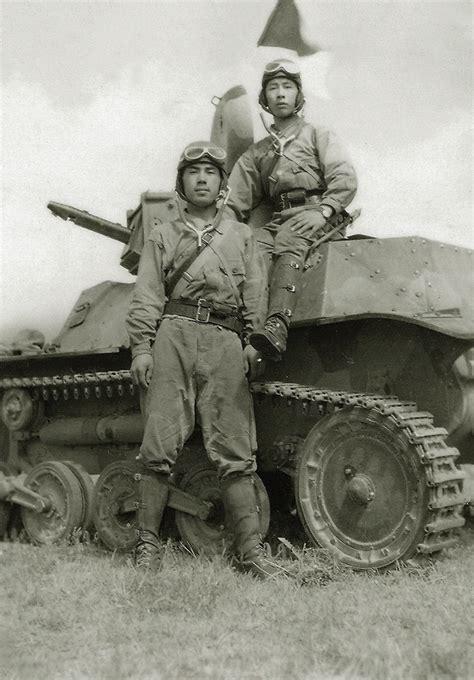 The Crew Of The Japanese Light Tank Type 97 Te Ke Pin By Paolo
