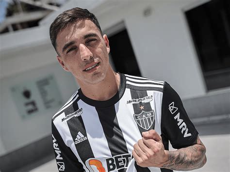 Renzo Saravia é O Novo Lateral Do Galo Clube Atlético Mineiro
