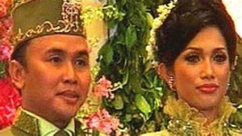 Inilah Sosok Sugianto Sabran Mantan Ussy Sulistiawaty Seorang