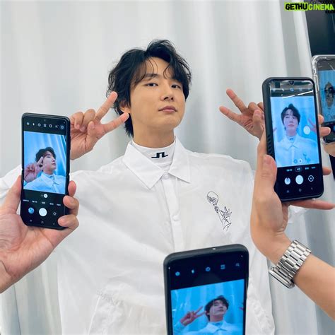 Yoon Shi Yoon Wiki Biography Age Gallery Spouse And More