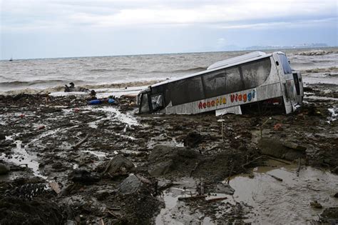 Foto Deslizamiento De Tierra En La Isla Italiana De Ischia Causado