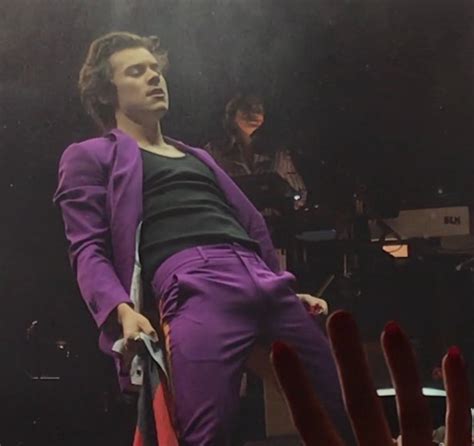 These Photos Of Harry Styles Thrusting His Bulge Will End You
