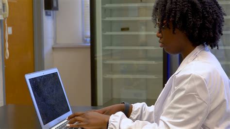 Video Integration Of Bioinformatics Approaches And Experimental Validations To Understand The