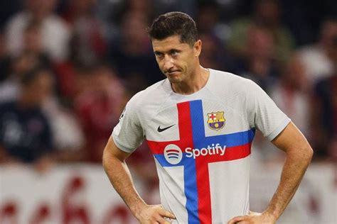 Bersama Barcelona Lewandowski Bidik Ballon Dor