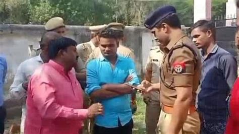Bhadohiपटाखा फोड़ने को लेकर दो पक्षों में खूनी संघर्ष युवक की मौत