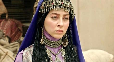 تصاویری خاص از استایل جذاب پریا مردانیان “دختر داروغه سریال مهیار عیار