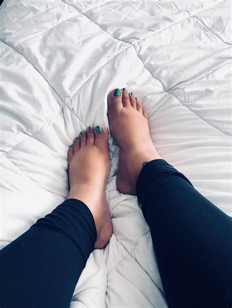 Lazy Monday 💚 Scrolller