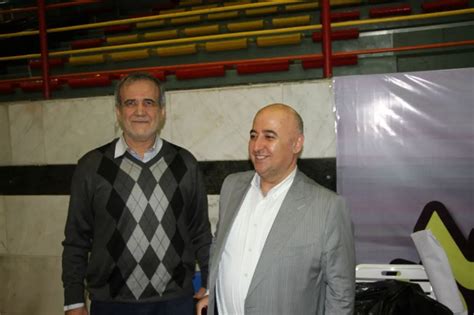 مسعود پزشکیان بازیکن‌ افتخاری فوتسال پارسینه رئیس جمهور ایران شد