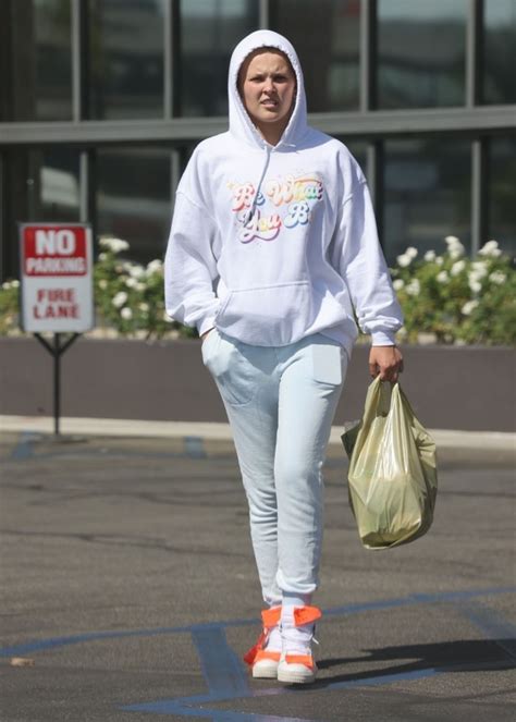 Jojo Siwa Shopping At Gelsons Market In Tarzana 06152022 Hawtcelebs