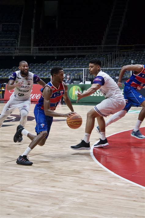 Fortaleza Bc Toma Susto No último Quarto Mas Vence Pato Basquete Pelo