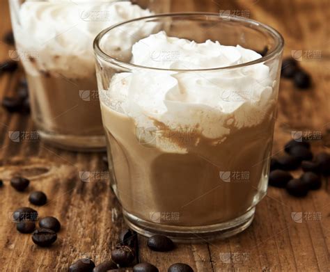 咖啡 米色 拿铁咖啡 玻璃杯 玛琪雅朵咖啡 褐色 芳香的 水平画幅 无人 早晨