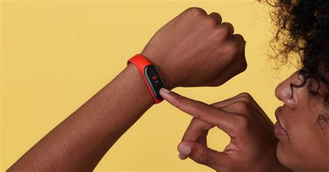 The Best Sports Smartband With Integrated Screen Itigic