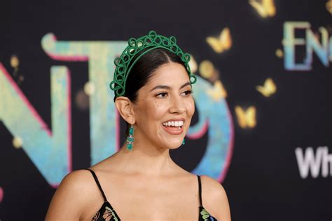 ‘encanto Stephanie Beatriz Recorded Mirabels ‘waiting On A Miracle