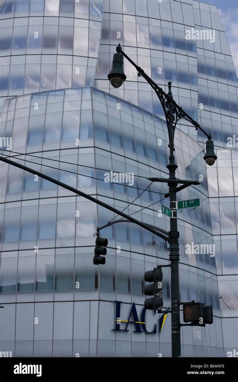 Frank Gehry Iac Building Hi Res Stock Photography And Images Alamy