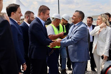 Hristijan Денеска имав чест да присуствувам на поставувањето на камен темелникот на фабриката