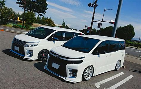 ヴォクシーのvoxyコラボ・家族サービス・お盆休み最終日に関するカスタム事例｜車のカスタム情報はcartune