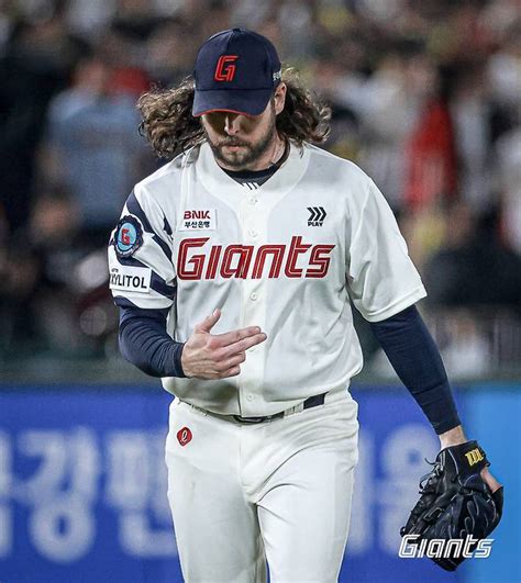 롯데 외국인 잘 바꿨다 145㎞도 안 나온 ‘사직 예수 굴욕의 8실점 Kbo도 못 오는데 어쩌나