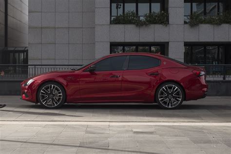 Weight Maserati Ghibli 2025 Modena 350 PS Autotijd Be