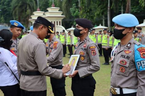 Ini Kasus Yang Membuat Bripda AS Dan Brigadir RA Dipecat Fotonya Dicoret Kapolres