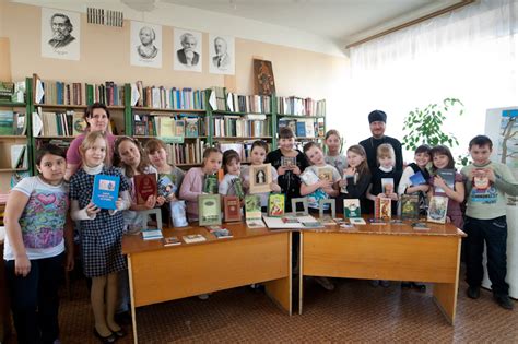 В школьную библиотеку передана православная литература