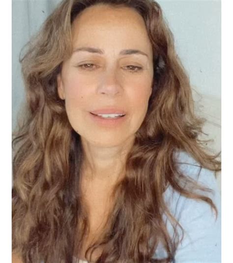 Foto Daniela Escobar Concedeu Uma Entrevista Ao Podcast Papagaio