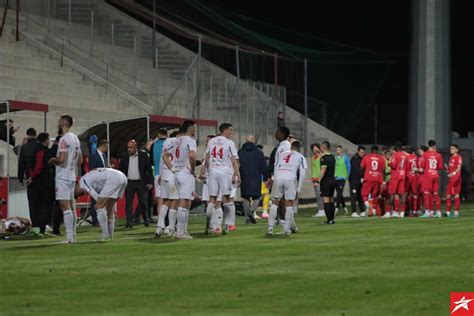 Drama S Igračem Igmana Na Stadionu Rođeni Iz Bolnice Stigle Prve