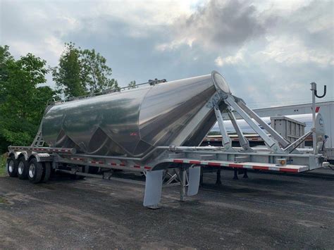2027 Lbt 1200cu Tri Axle Dry Bulk Pneumatic Tank Trailer For Sale