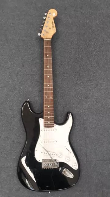 C Giant Stratocaster Copy Electric Guitar Black And White Not Known If