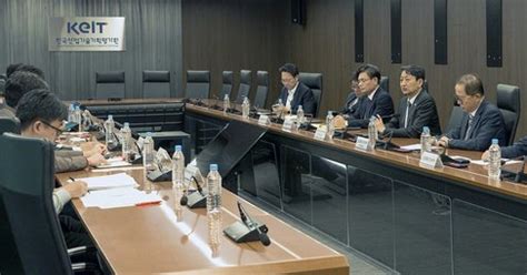 흑연 수출 제한 中 초강수에…韓 배터리 업계 비상 걸렸다