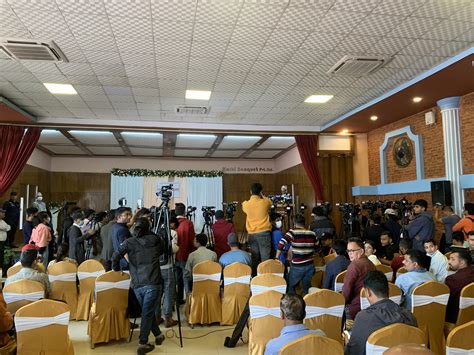 पवनबर्षा शाह On Twitter बन्दुके कमरेड भीम रावलको प्रेस मिटमा कति धेरै