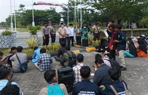 Mahasiswi Uin Suska Diduga Dianiaya Dosen Rekan Demo Rektorat