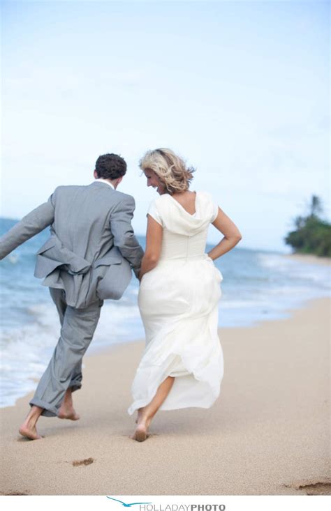 Ashlee Jon Hawaii Wedding Laie Holladay Photo