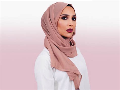 Amena Khan Model Berhijab Yang Memilih Mundur Dari Kampanye Loreal Paris Apa Alasannya