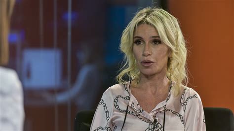 El Viento Le Levantó El Vestido Infobae
