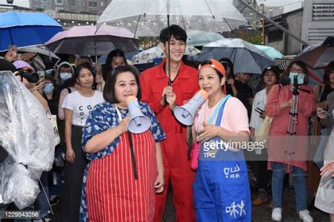 Fandy Fan Photos And Premium High Res Pictures Getty Images