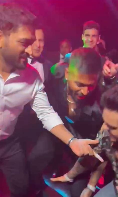 Video Shows Ms Dhoni And Hardik Pandya Dancing Together