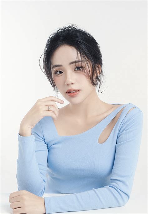Thánh Nữ Cover Triệu View Tái Xuất Khoe Nhan Sắc Mặn Mà Gây Sốt Mxh