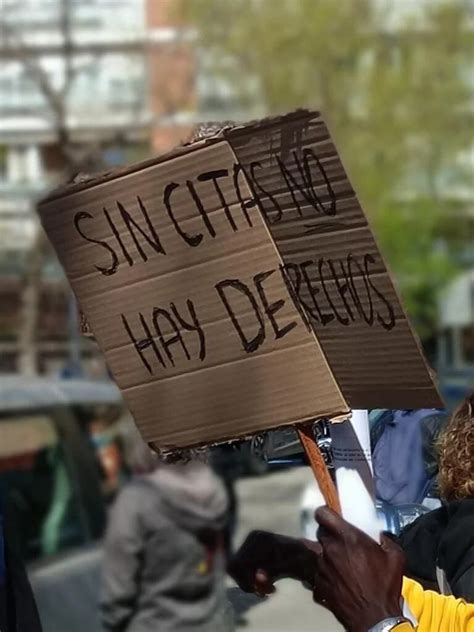 Huir De La Guerra Y No Poder Acceder A Una Cita Para Pedir Asilo En
