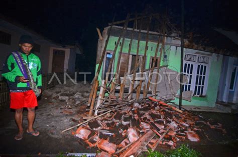 Dampak Gempa Bumi Tasikmalaya Antara Foto