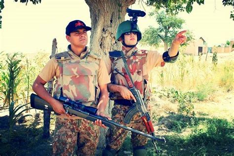 Pakistan Army Officers Pictures In Action Pakistan Armed Forces