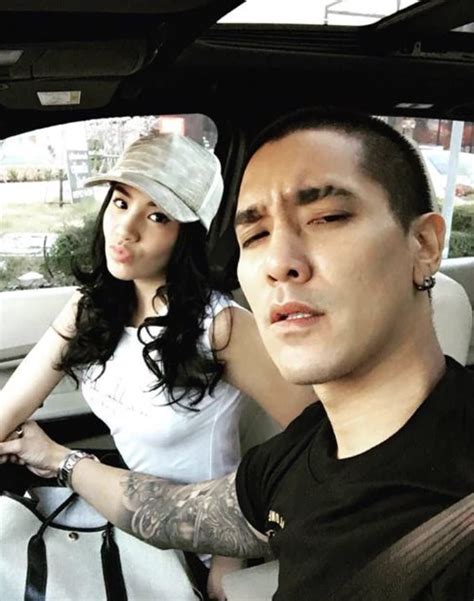 “ดีเจแมน ใบเตย” ร่ำไห้ เจอกันในรอบ 2 เดือน ดูซูบผอมและคล้ำขึ้นทั้งคู่