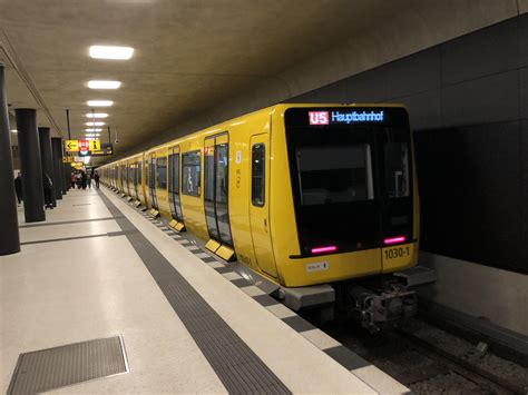 Class Ik Train At Museuminsel On U5 Of The Berlin U Bahn Rsubways