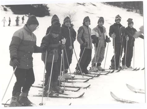 Photo De Classe Classe De Neige Cm2 De 1970 Ecole De La Grand Rue