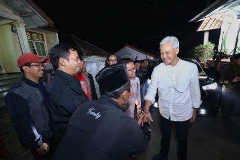 Ganjar Berkunjung Ke Cianjur Malam Hari Nginap Di Rumah Warga Di Kaki