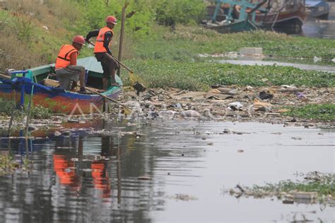 Target Pengurangan Sampah Plastik Antara Foto