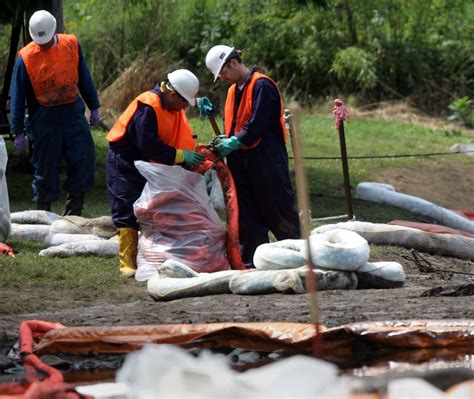 Agency Struggles To Safeguard Pipeline System The New York Times