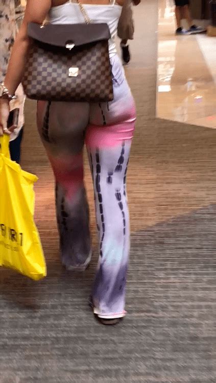 Elegant Lightskin Eats Up Those Pattern Flares Spandex Leggings