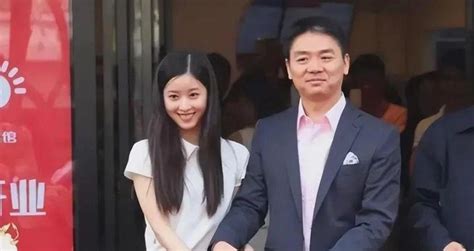 章泽天委曲求全，称呼刘强东大儿子少爷！？ 知乎